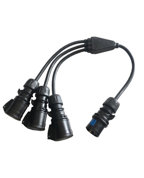 16A 3-Way Ceeform Y Splitter IP44 Black | SHOWTECHNIX